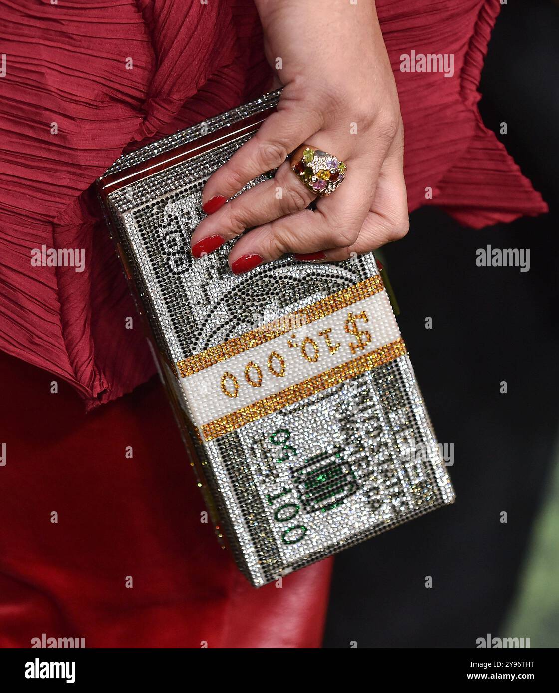 Jill Knox, purse detail arriving to Apple TV+ ‘Shrinking’ Season 2 ...