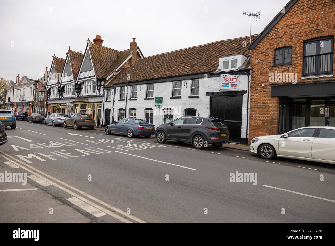 Historic Thameside Street in Henley-on-Thames – Black Barn Doors & To ...