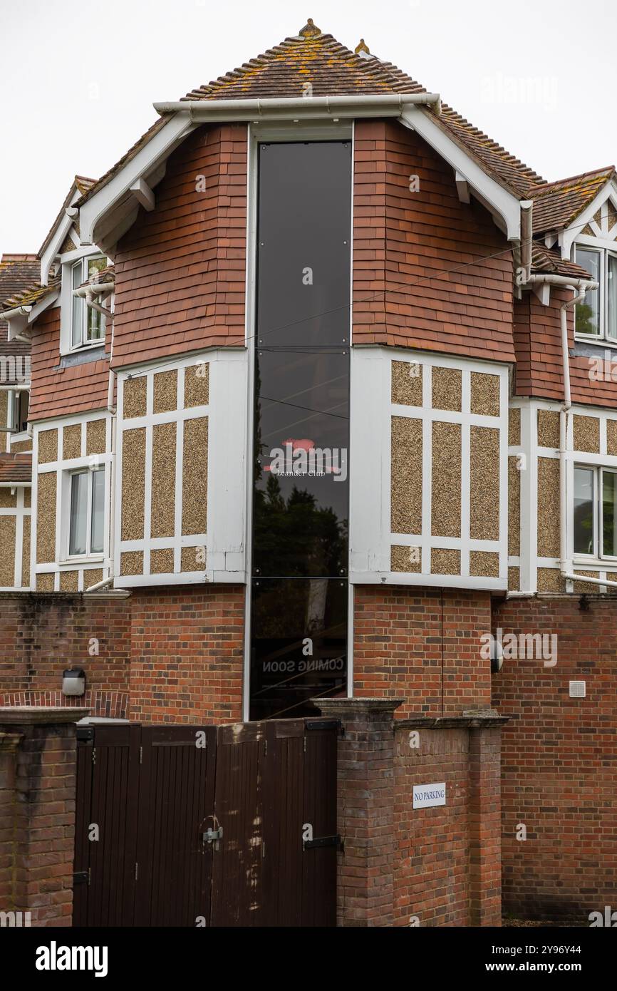Oxfordshire henley on thames rowing leander club henley on riverside hi ...