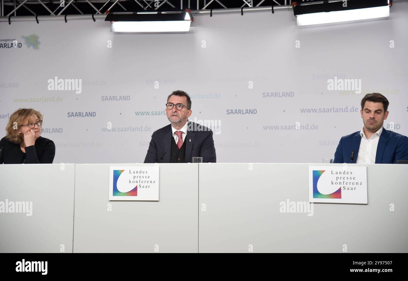Landespressekonferenz mit Innenminister Reinhold Jost zum Thema 5 ...