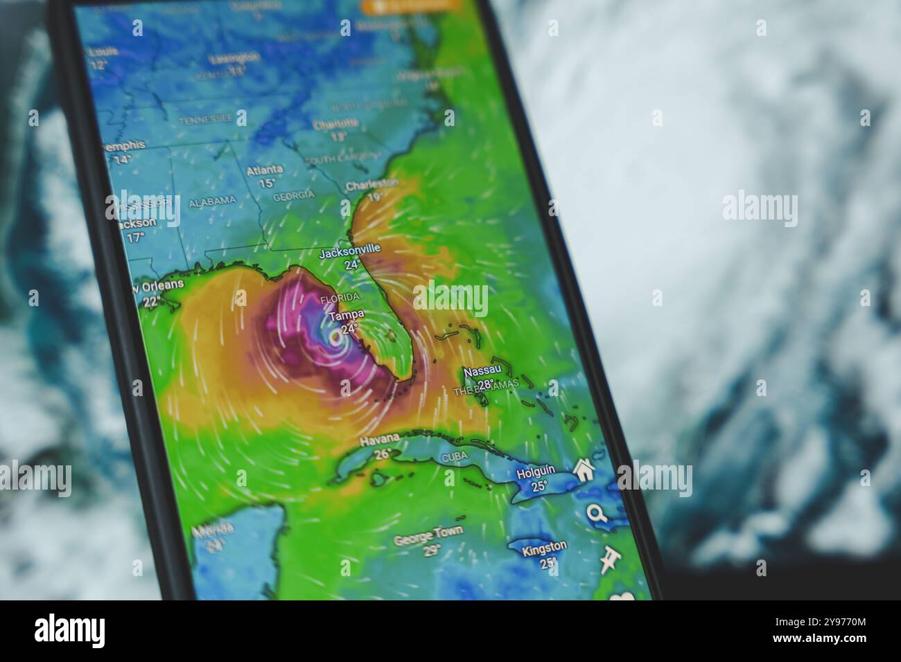 Hurricane Milton on Windy weather radar. 5 category storm hit Florida ...