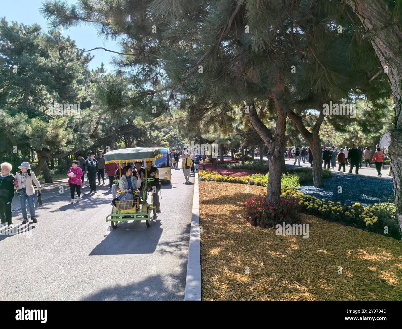 Tourists visit Beiling Park in Shenyang City, northeast China's ...