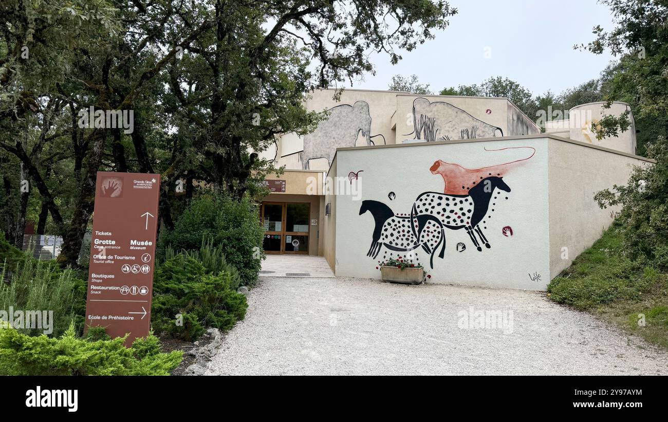 Prehistoric cave of Pech Merle in France Stock Photo - Alamy