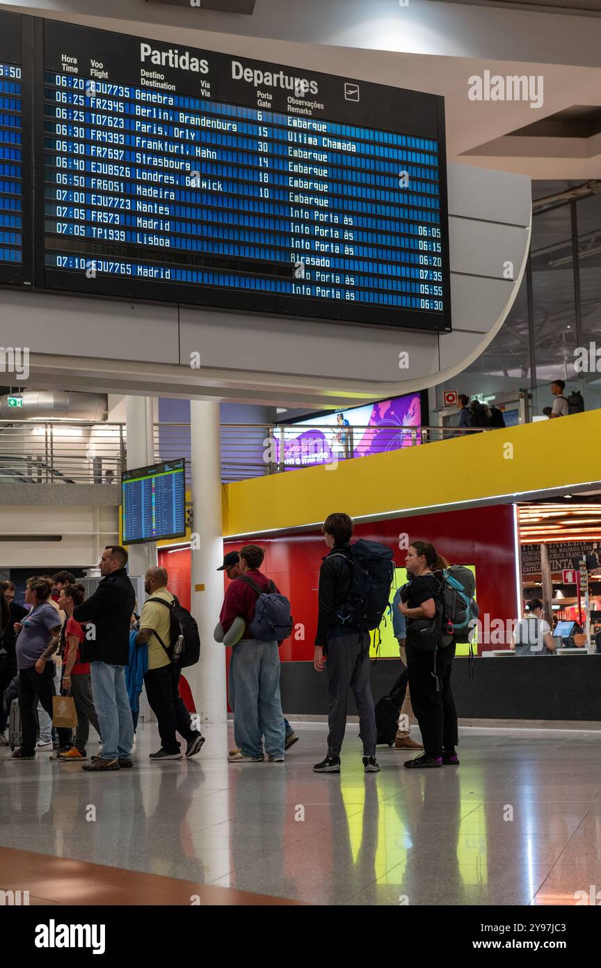 Porto, Portugal: 2024 October 6: People in the Porto-Francisco Sá ...