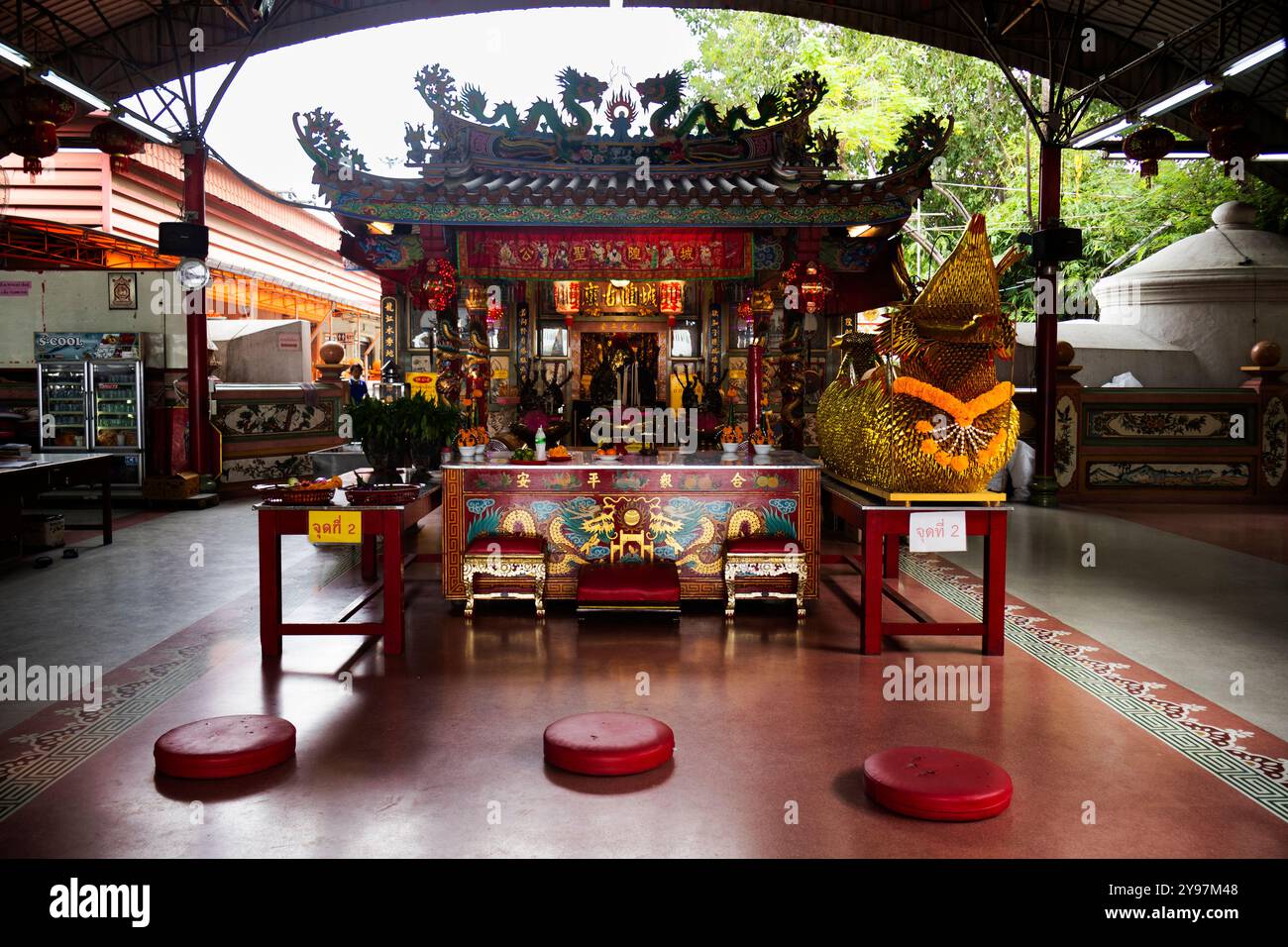 Ancient Chao Pho Lak Muang or Antique Samutsakhon city pillar shrine ...
