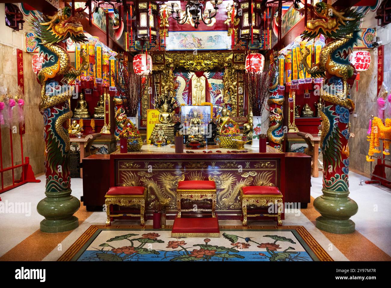 Ancient Chao Pho Lak Muang or Antique Samutsakhon city pillar shrine ...