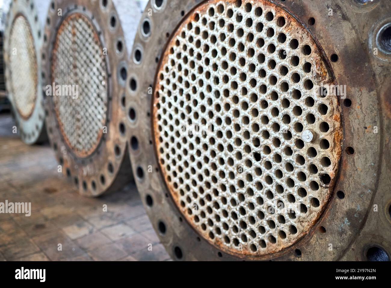 Corrosion, refinery heat exchanger chiller tubes with flange system ...