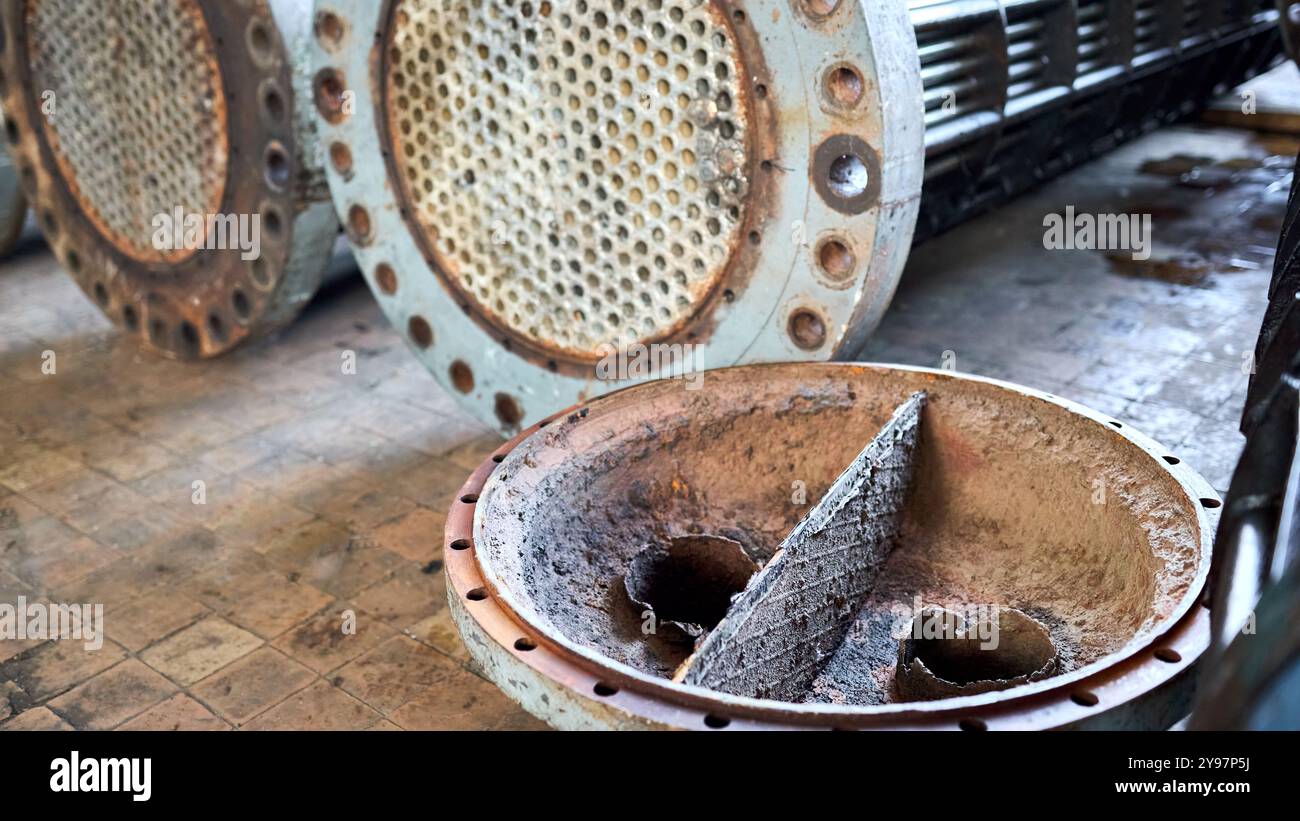 Corrosion, refinery heat exchangers chiller tubes with flange system ...