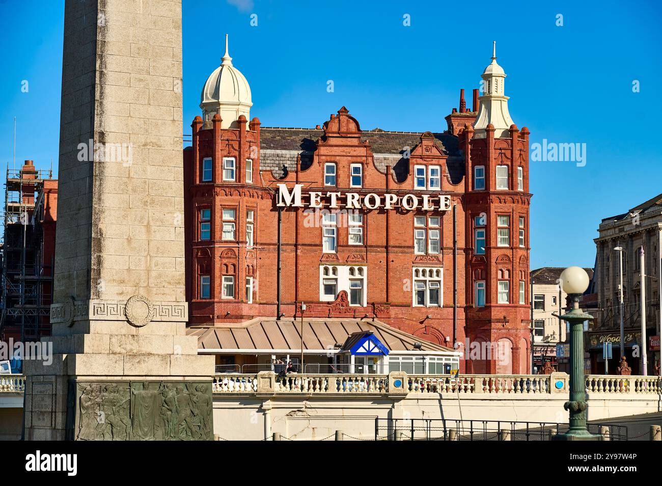 Metropole Hotel and cenotaph,Blackpool,UK Stock Photo - Alamy