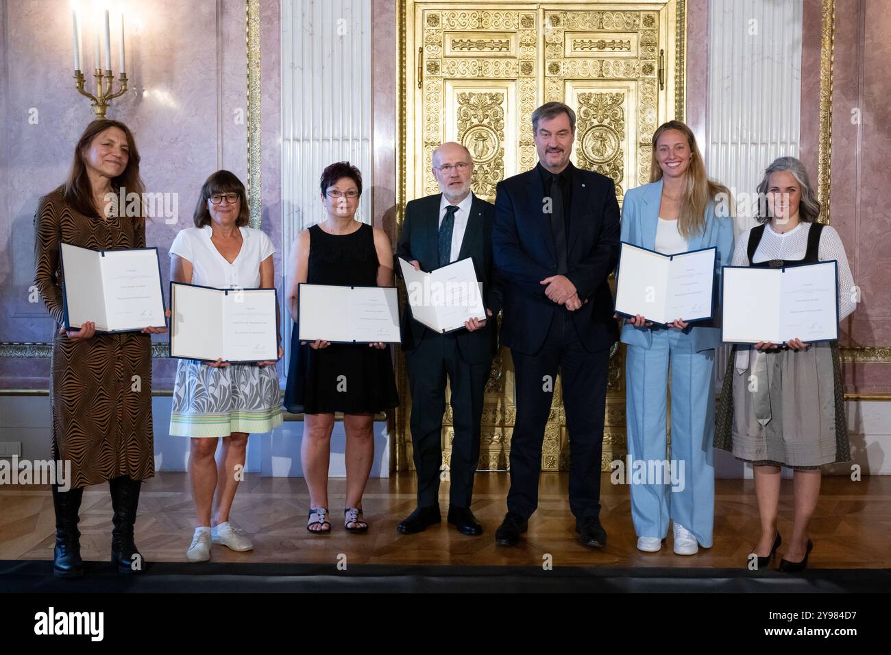 09 October 2024, Bavaria, Munich: Annette Leipold (l-r), Magdalena Götz ...