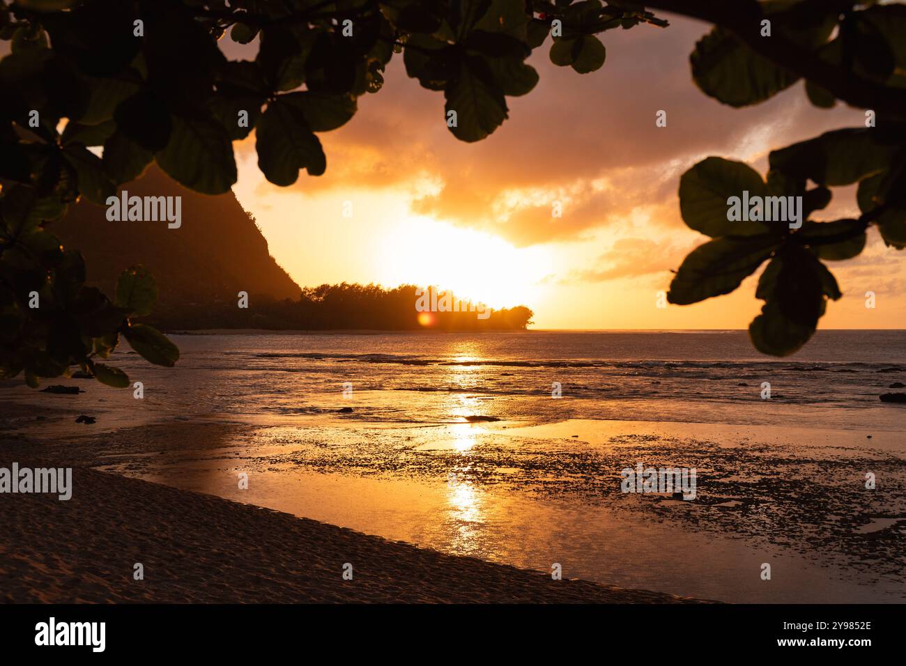 Haena state park hawaii hi-res stock photography and images - Alamy