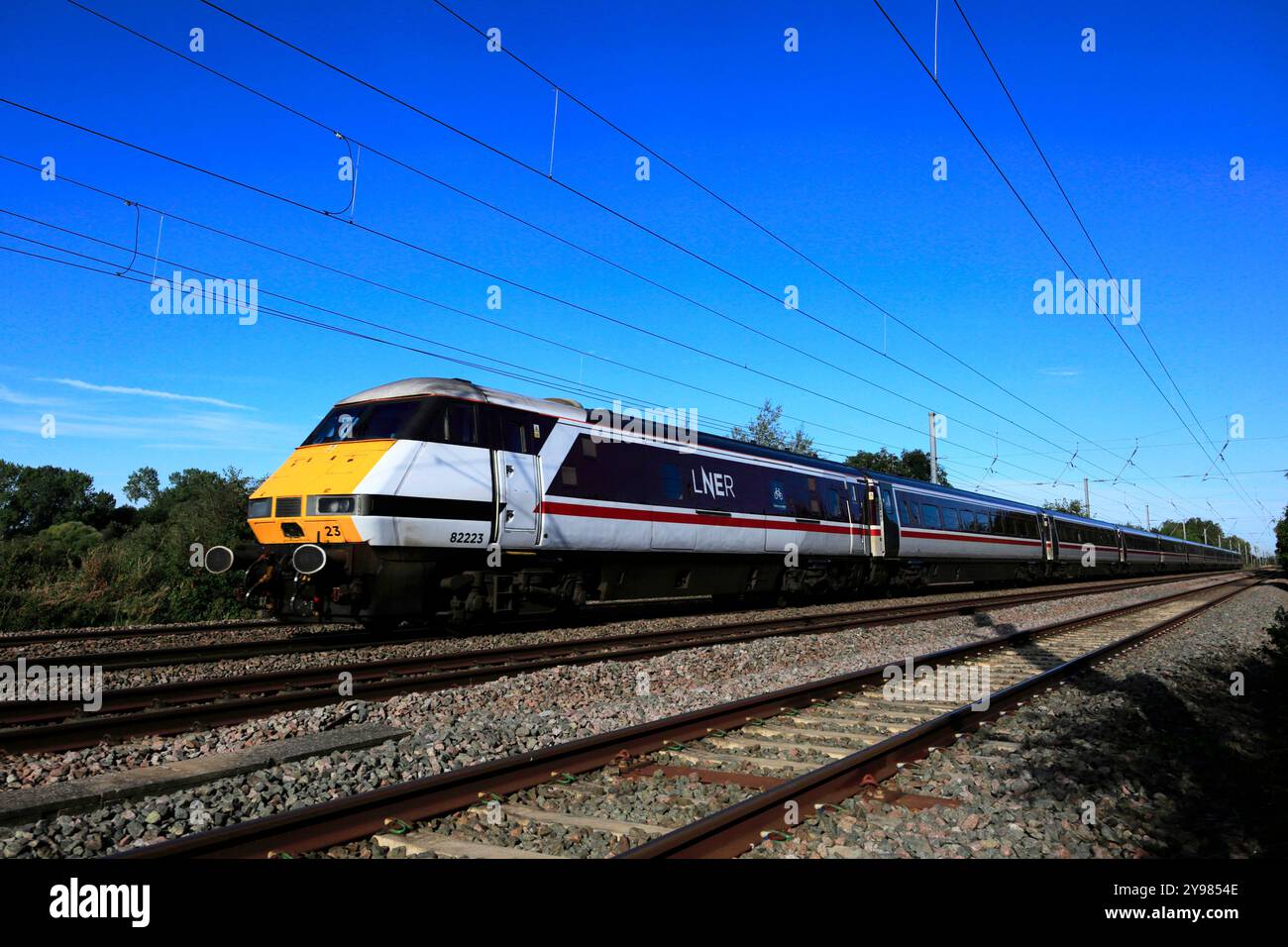 822223 LNER, White Livery train, East Coast Main Line Railway ...