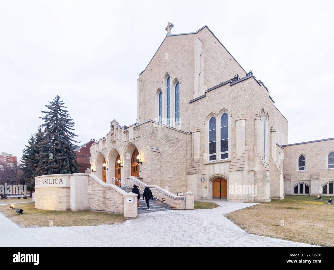 Romanesque and gothic style architecture hi-res stock photography and ...