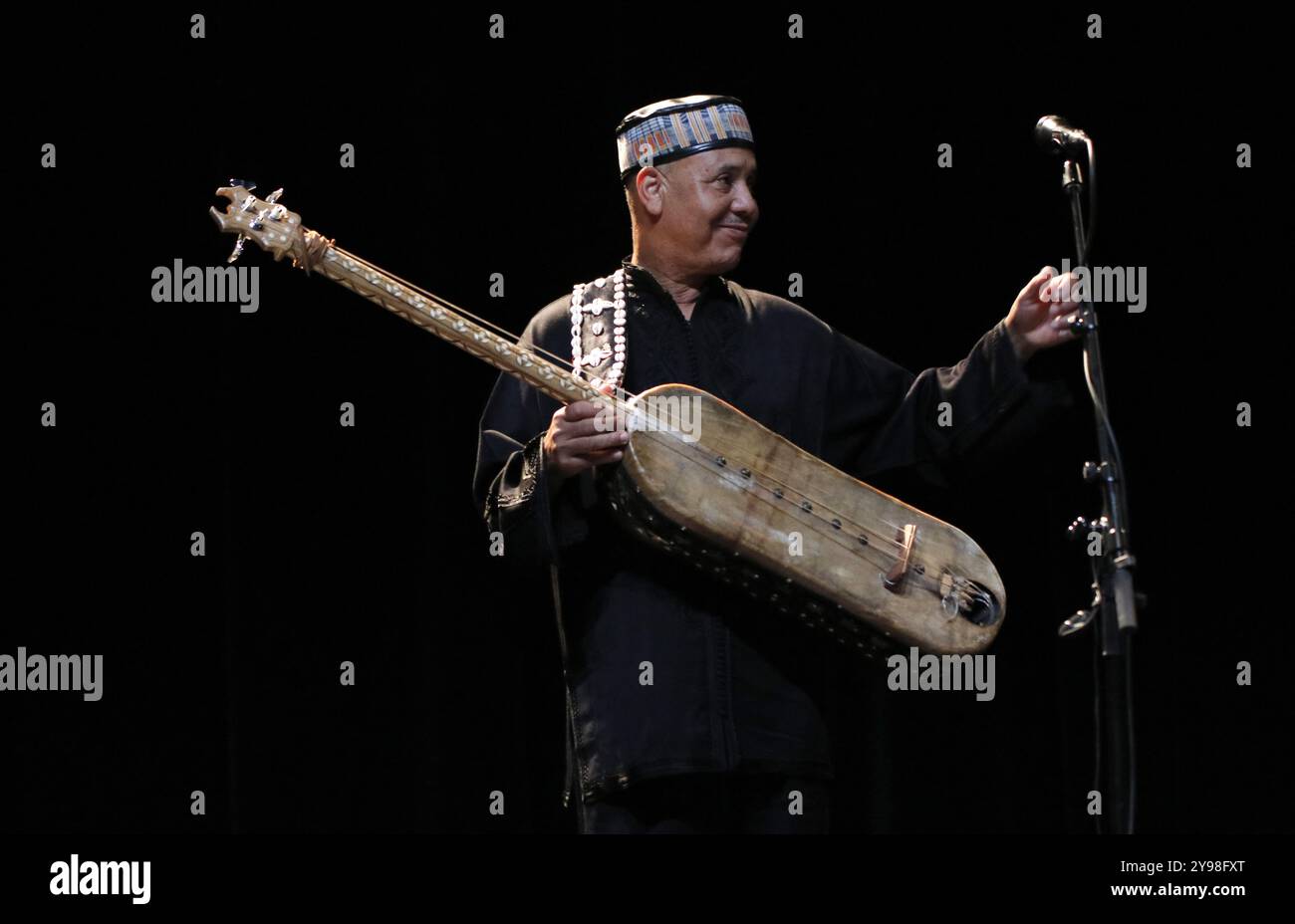 Maalem Moukhtar Gania - Auftritt von "Broetzmann Gania Drake", Jazzfest ...