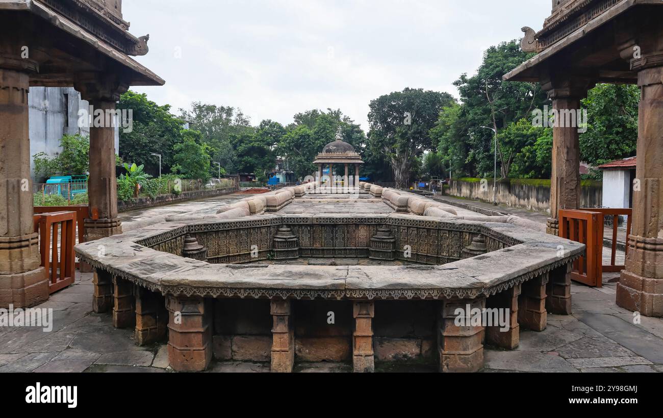View of the upper side of Bai Harir Stepwell with domes, Ahmedabad ...