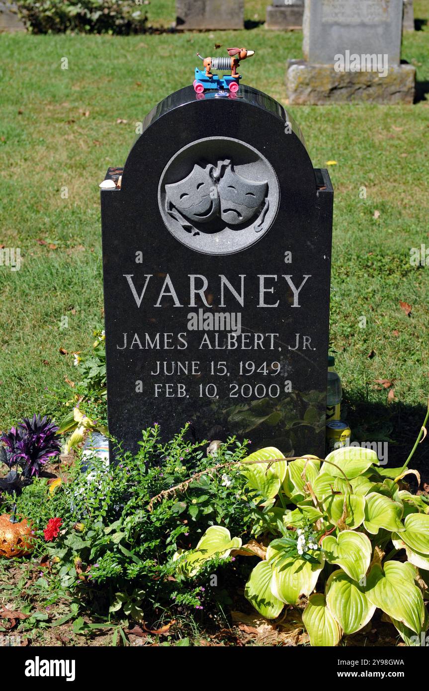 The grave of actor and comedian Jim Varney at the Lexington Cemetery in Lexington, Kentucky ...