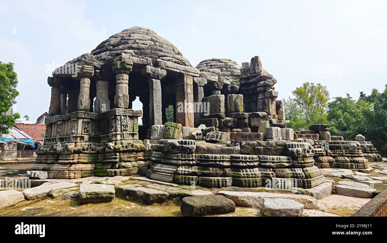 Ruined façade of Lord Shiva Temple, Godhra, Gujarat, India Stock Photo ...