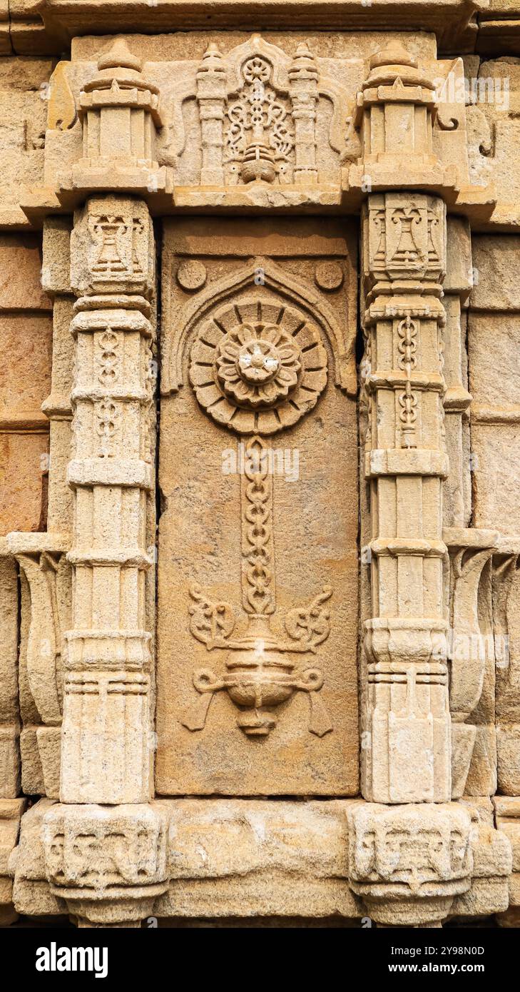 Carving details on the minar, Ek Minar Ki Masjid, Champaner, Panchmahal ...