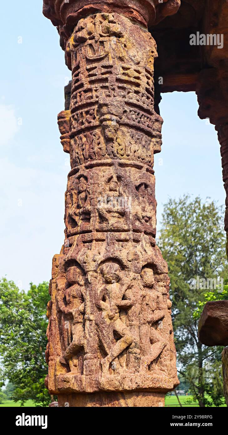 Carving details of Hindu deities on the wall of Ratneshwar Mahadev ...