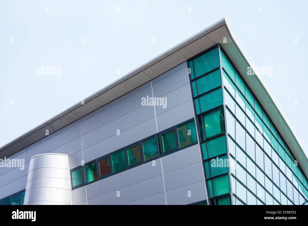 The (now former) Daily Record building on the banks of the River Clyde ...
