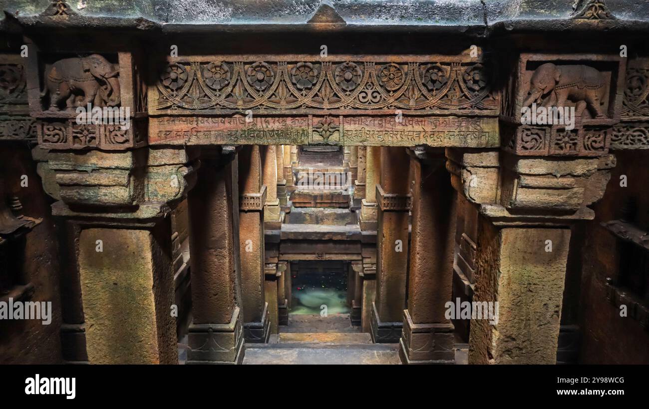 Ancient stepwell designs hi-res stock photography and images - Alamy