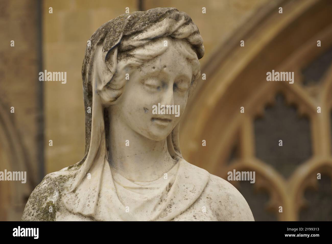 Stone statue face female hi-res stock photography and images - Alamy