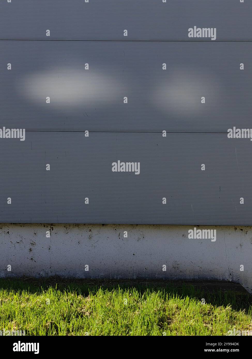 Abstract Eyes on the Wall: A Face Without Features Stock Photo - Alamy