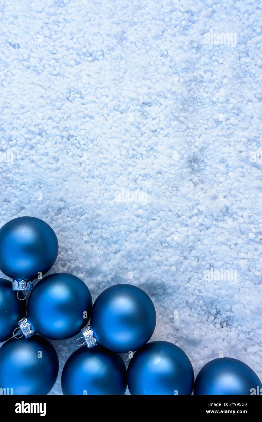 Christmas balls on snow hi-res stock photography and images - Alamy