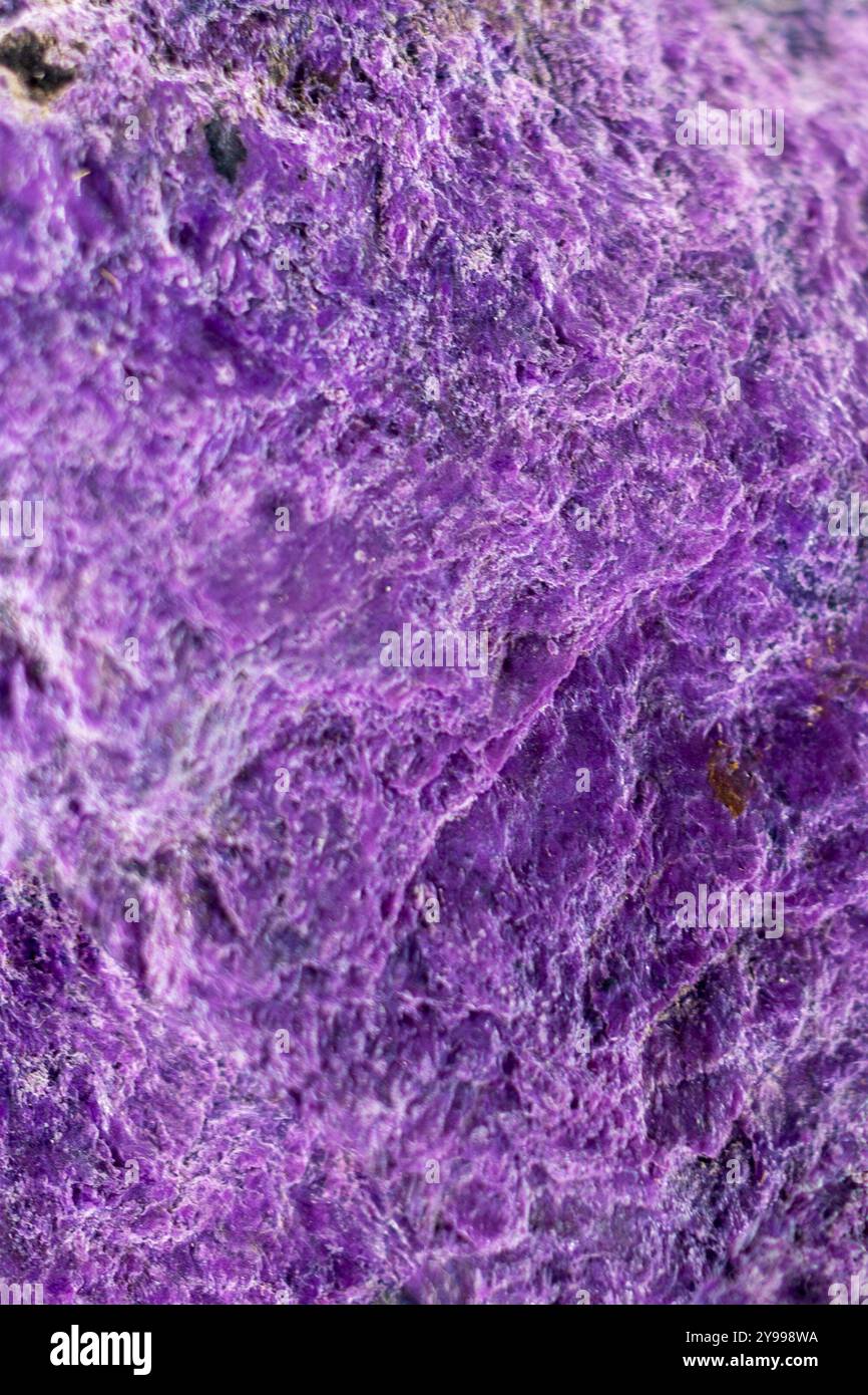 Purple backgrounds with texture geode hi-res stock photography and ...