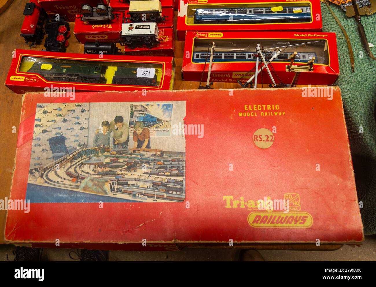 Tri ang hi-res stock photography and images - Alamy