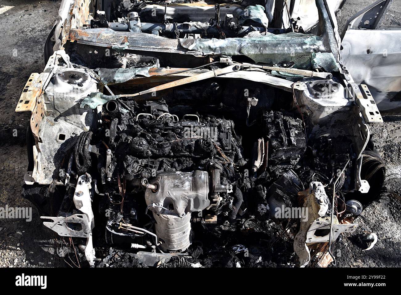 View of a burnt car at the Plateau Sacoman in Marseille Stock Photo - Alamy