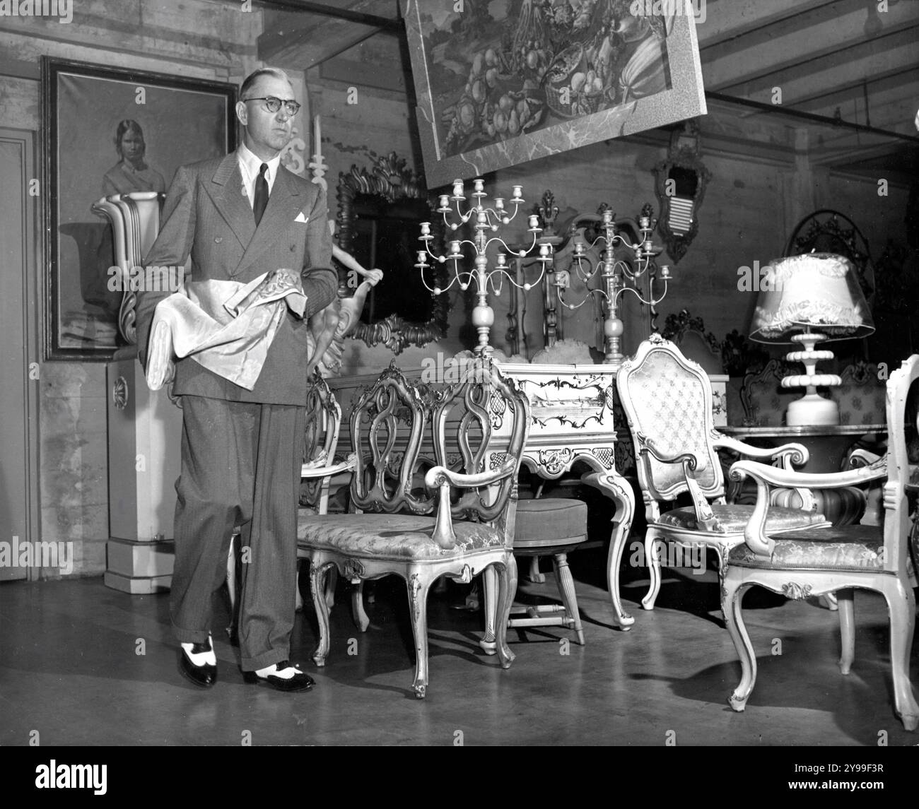 Oscar Winning Set Decorator THOMAS LITTLE in 1944 in the property ...