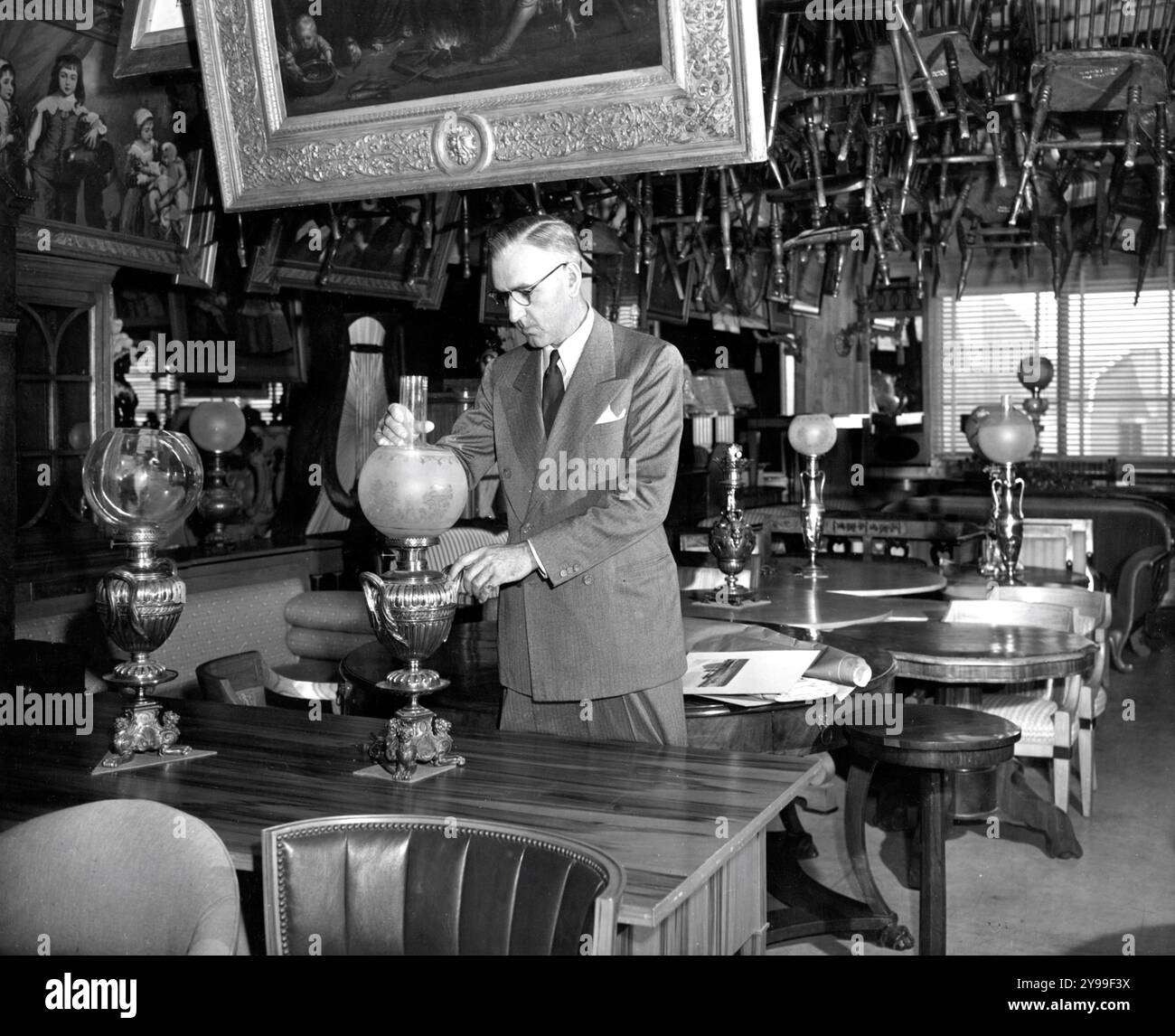 Oscar Winning Set Decorator THOMAS LITTLE in 1944 in the property ...