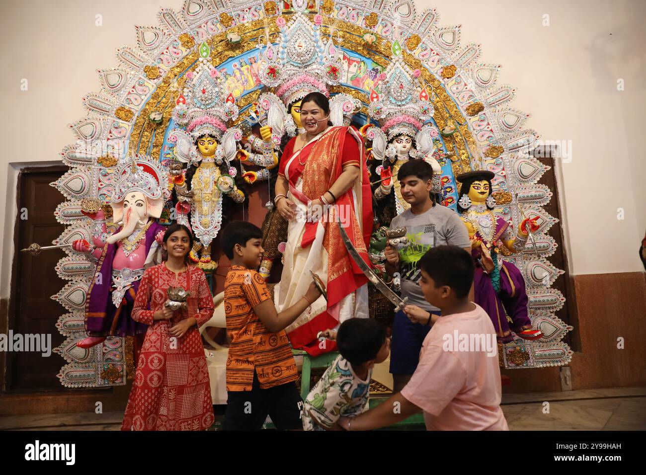Old durga puja kolkata hi-res stock photography and images - Alamy