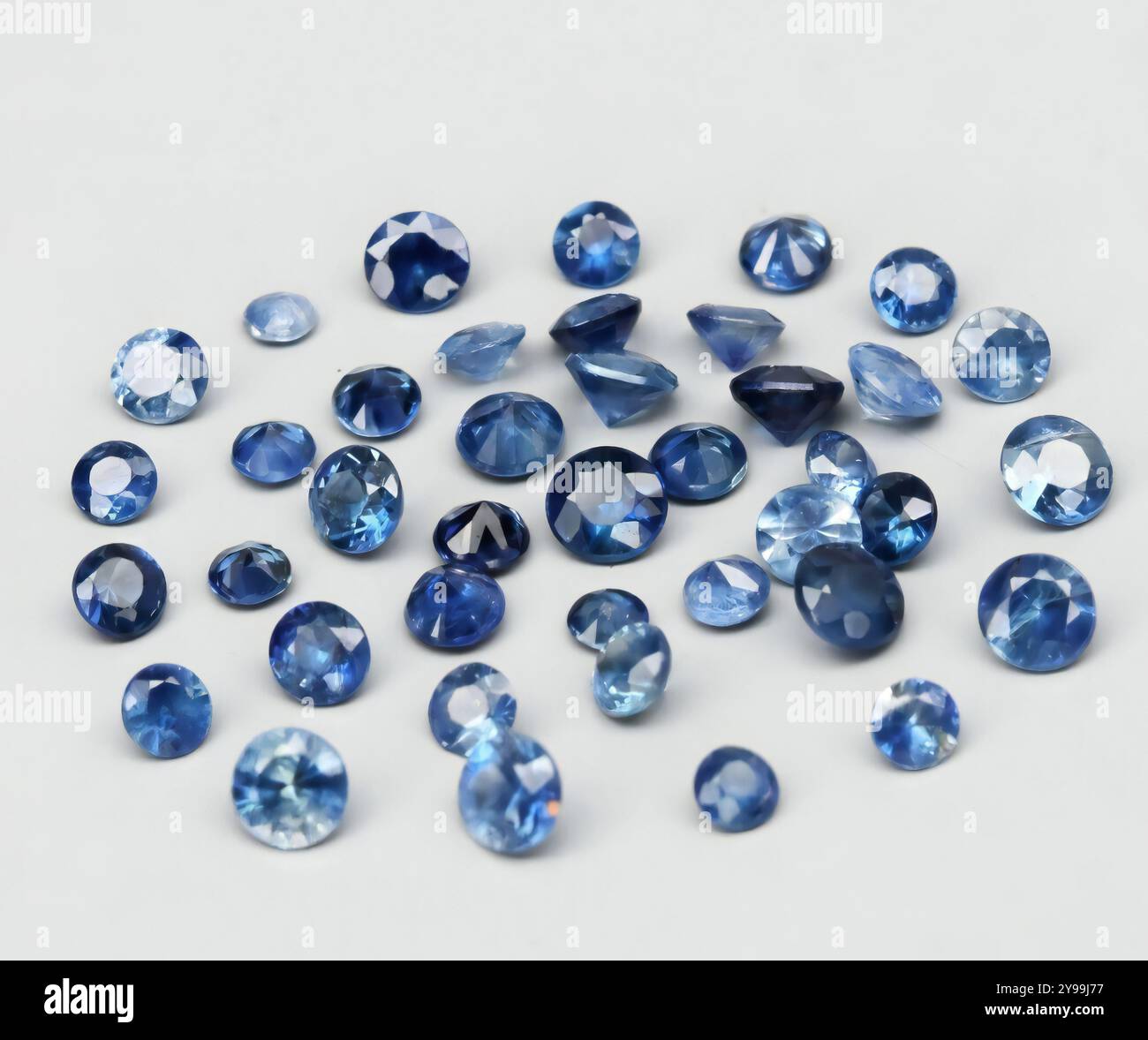 Blue gemstones hi-res stock photography and images - Alamy