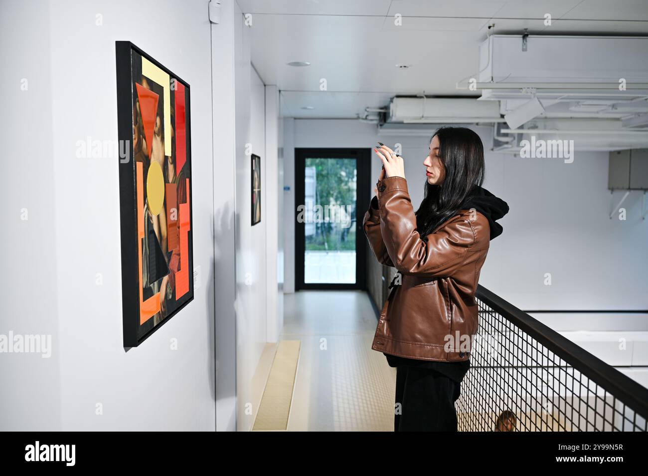Non Exclusive: LVIV, UKRAINE - OCTOBER 4, 2024 - A visitor takes a ...