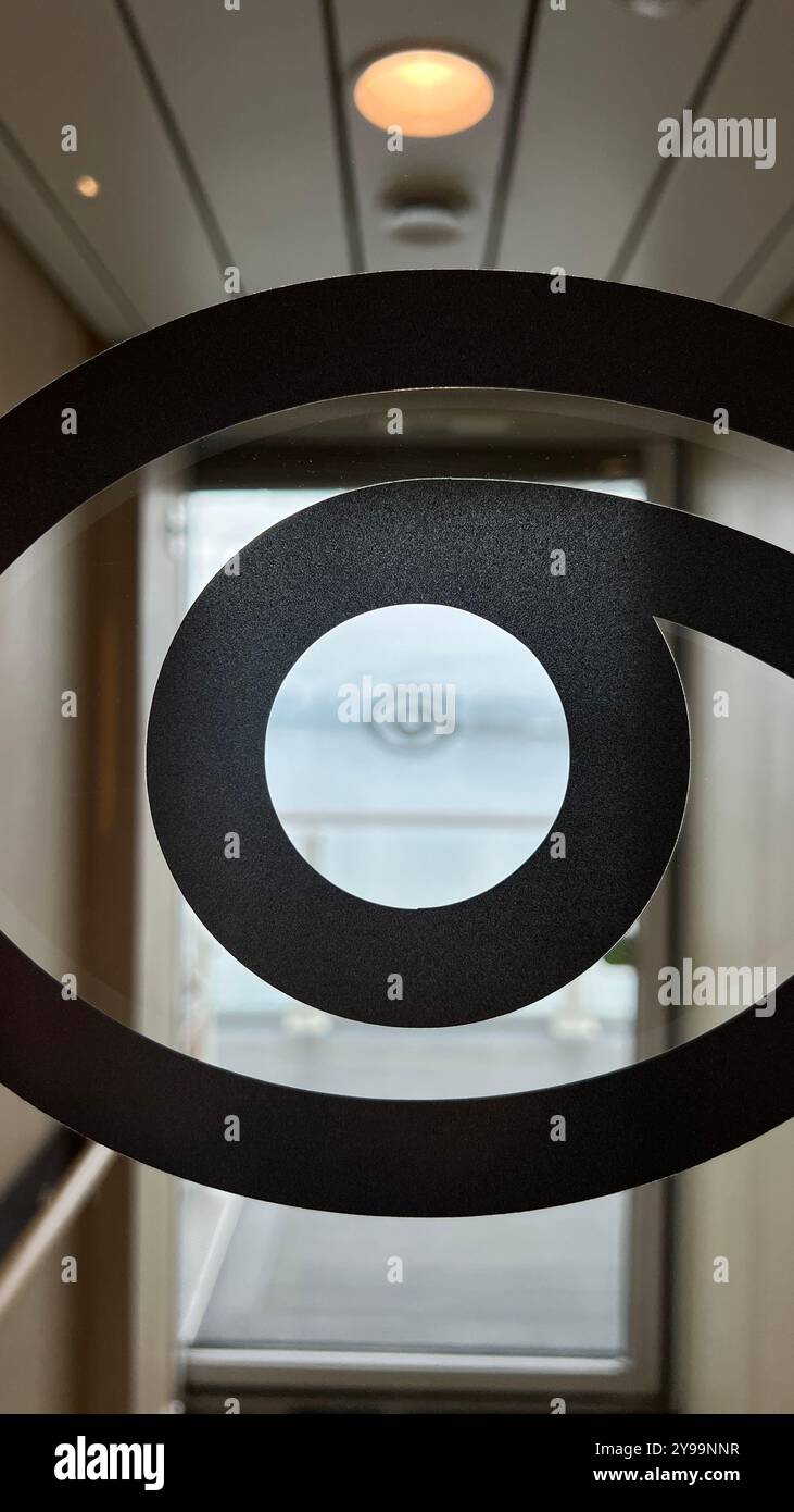 Nat geo logo hi-res stock photography and images - Alamy