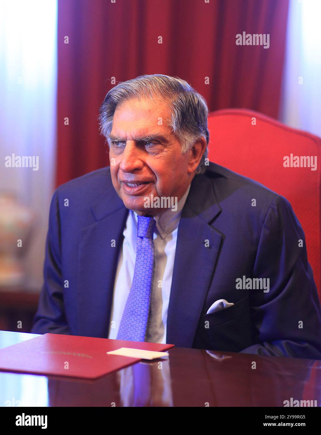 Ratan tata hi-res stock photography and images - Alamy