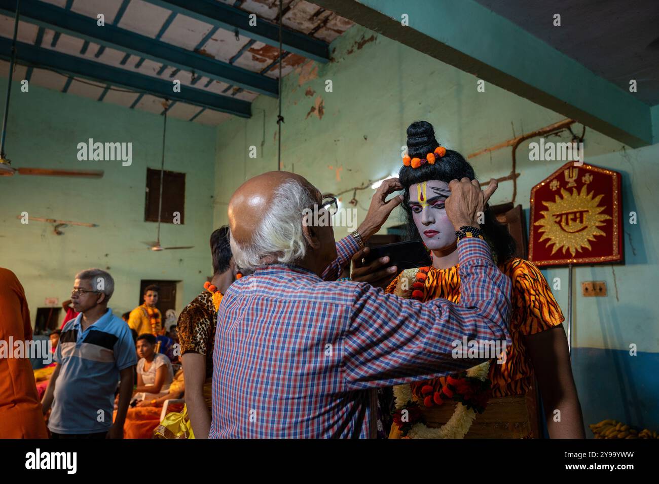 New Delhi, India. 09th Oct, 2024. Ramlila artist dressed up as epic ...