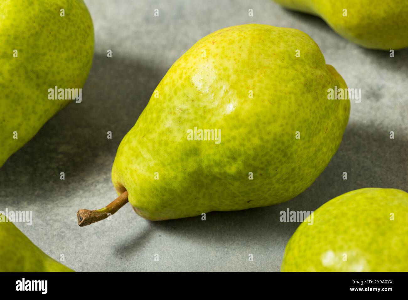 Raw Organic Green Bartlett Pears in a Bunch Stock Photo - Alamy
