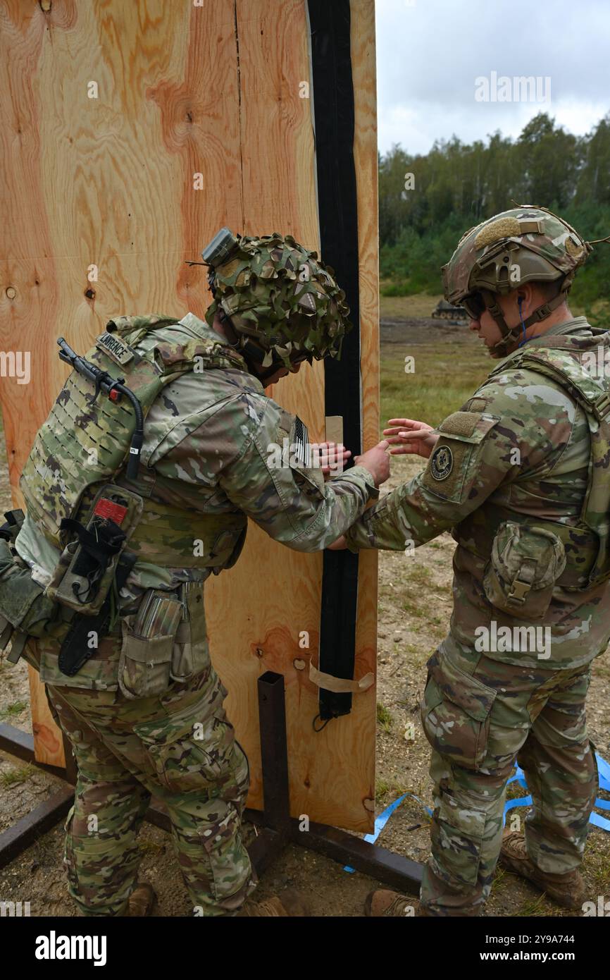 U.S. Soldiers assigned to Regiment Engineer Squadron, 2nd Cavalry ...