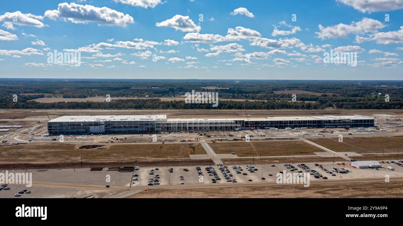 Electric battery plant construction usa hi-res stock photography and ...