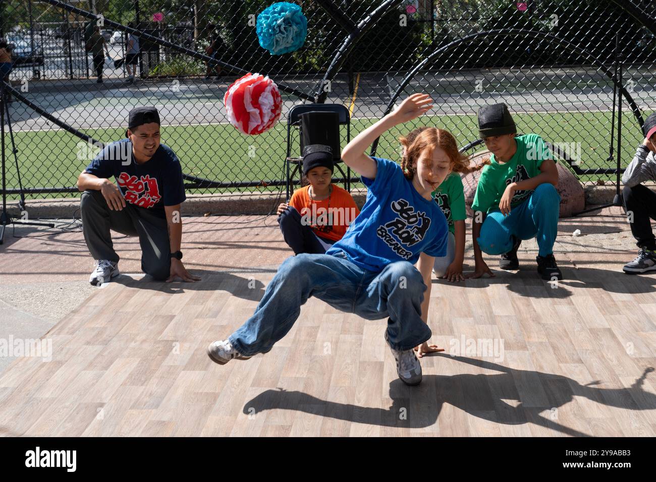 Breakdance nyc hi-res stock photography and images - Alamy