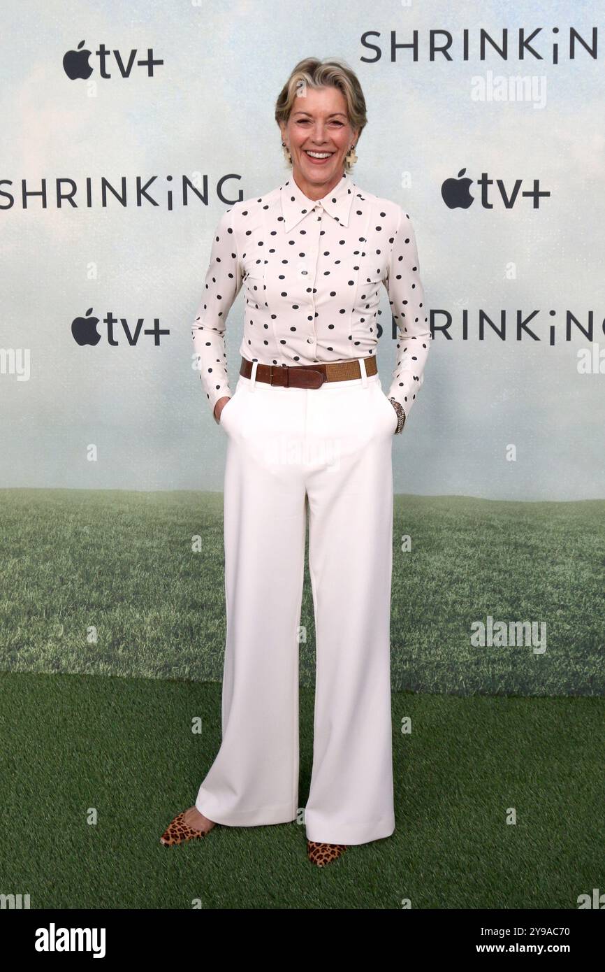 LOS ANGELES - OCT 8: Wendie Malick at the Shrinking Season 2 Premiere ...