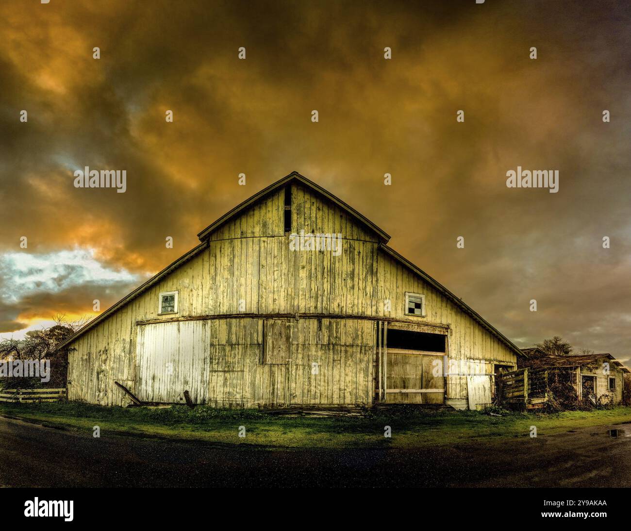 American barns hi-res stock photography and images - Alamy