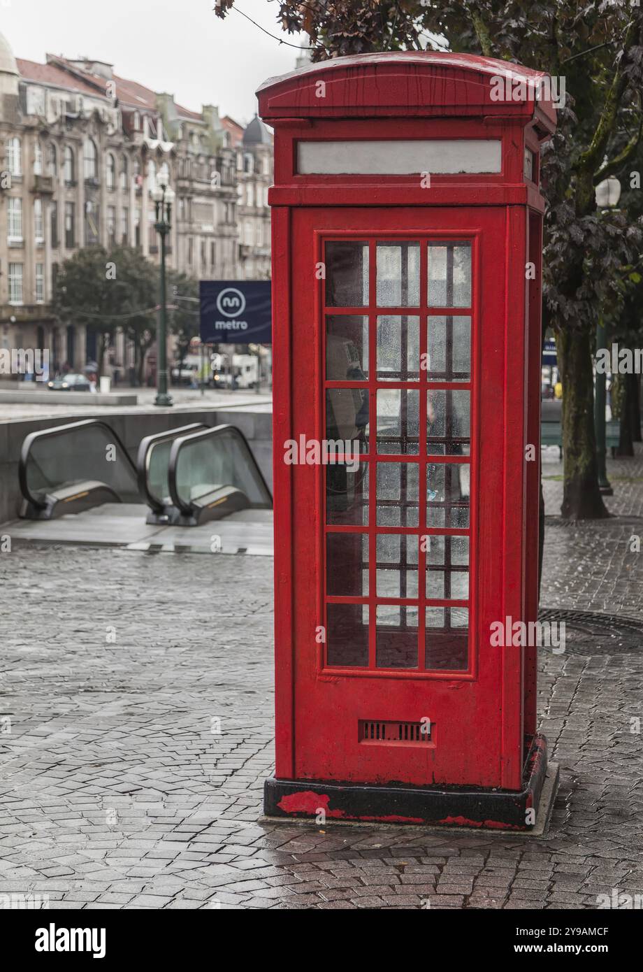 Phone box porto portugal hi-res stock photography and images - Alamy