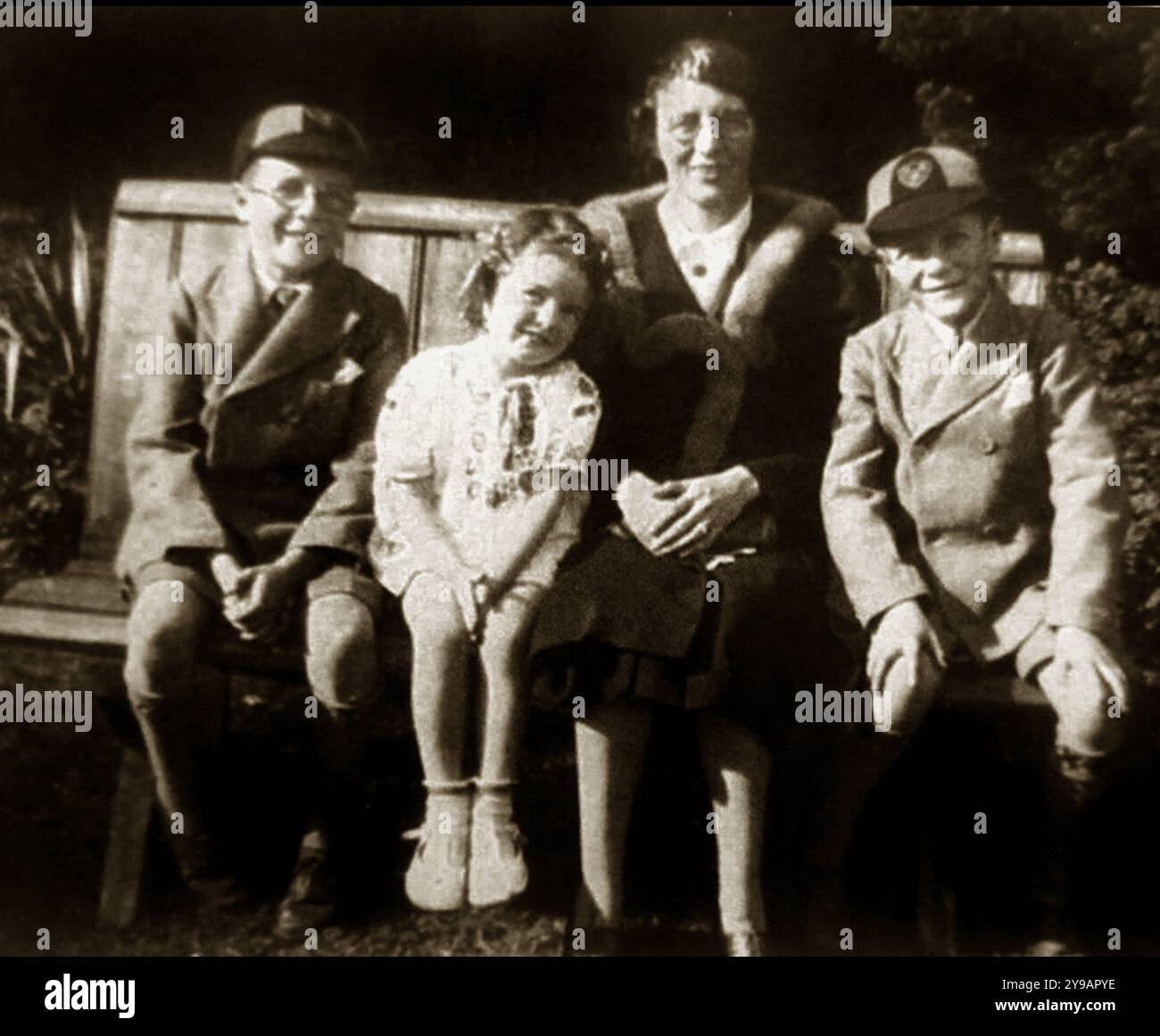 1938 , Sandringham , GREAT BRITAIN : The celebrated actress Dame MAGGIE ...
