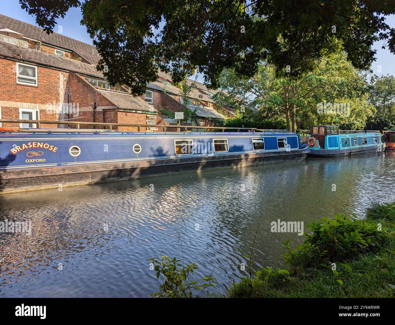 Narrow canal boats on the Oxford Canal in the Jericho district of ...