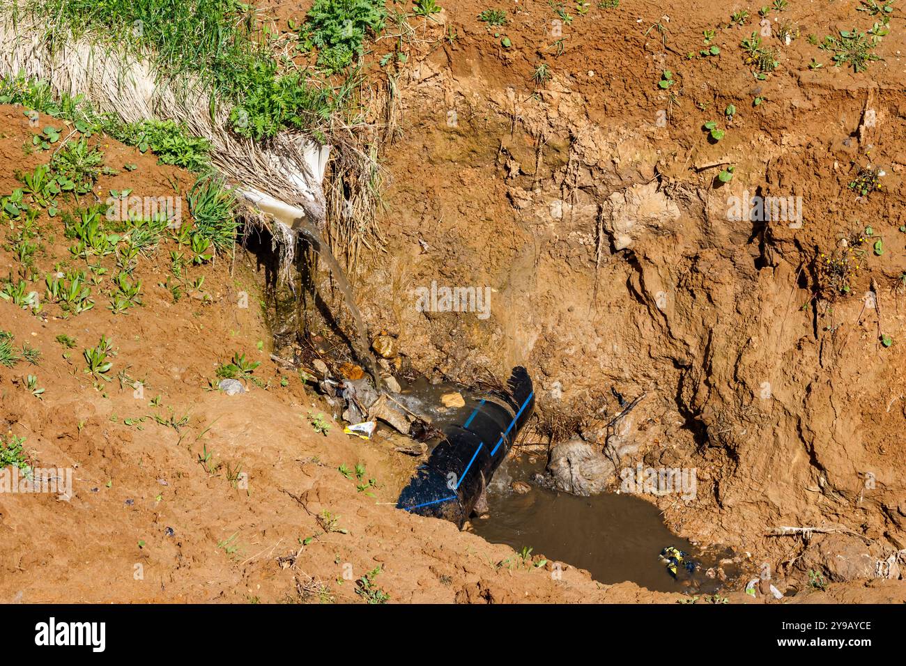 Clay gutter hi-res stock photography and images - Alamy