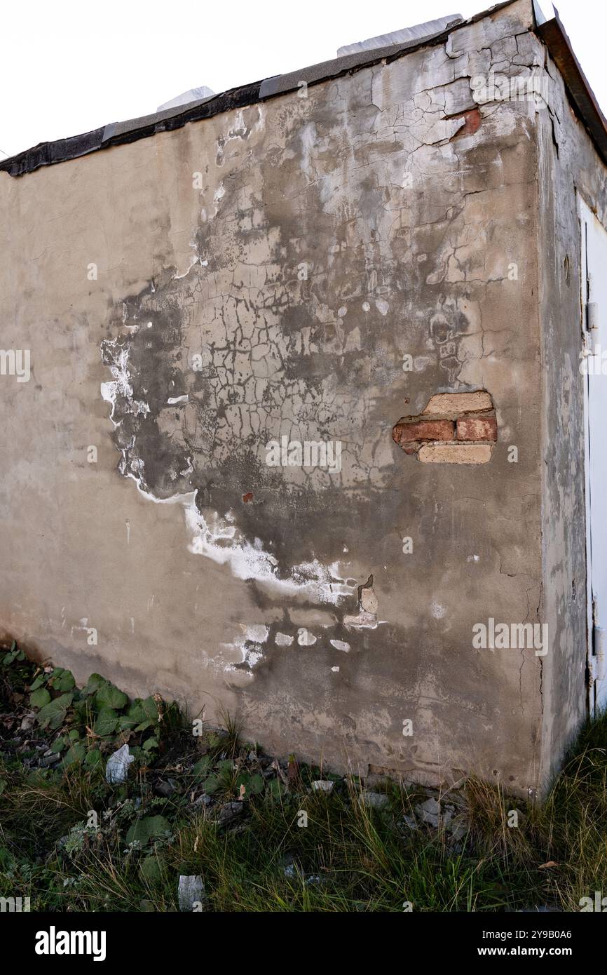 Brickwork efflorescence hi-res stock photography and images - Alamy